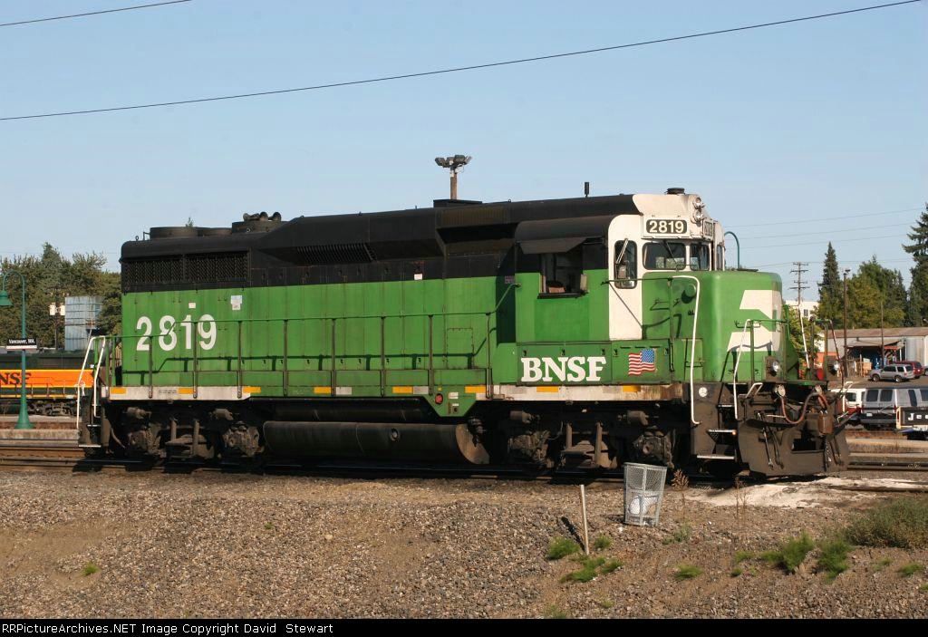 BNSF GP39M 2819